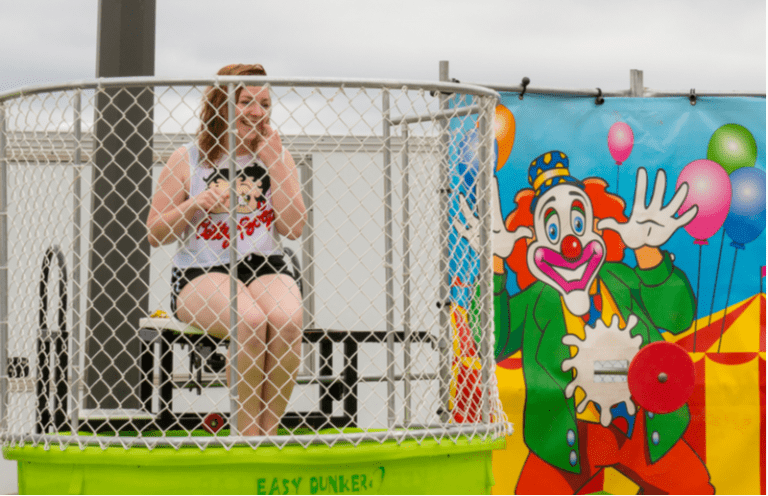 63 Inspiring Outdoor Team Building Activities & Games 🏕