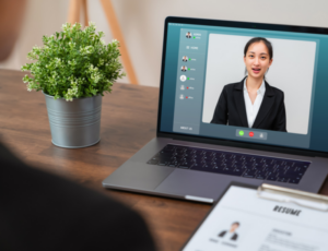 31 Best Video Interview Questions for Recruiting 🤔