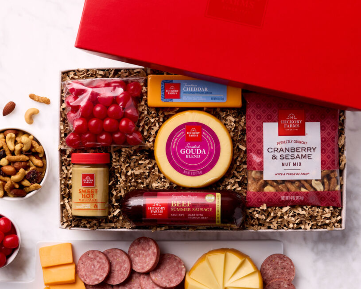 46 Best Snack Gift Boxes & Baskets For Snackers Lovers 🍿